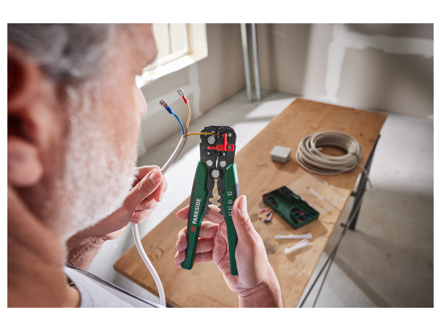 Jeu de pinces à dénuder et à sertir automatiques PCZS