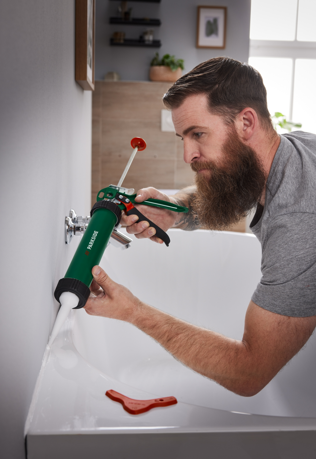 Comment poser un joint silicone pour une étanchéité optimale ? | Lidl